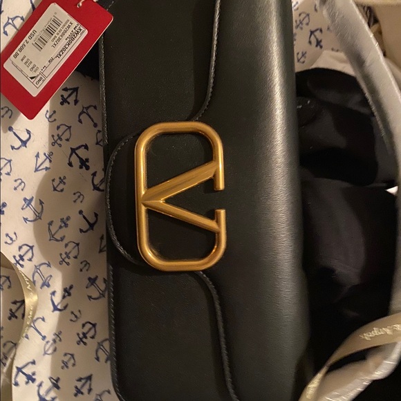 Valentino Garavani | Bags | Valentino Loco Comes With Chain Strap ...